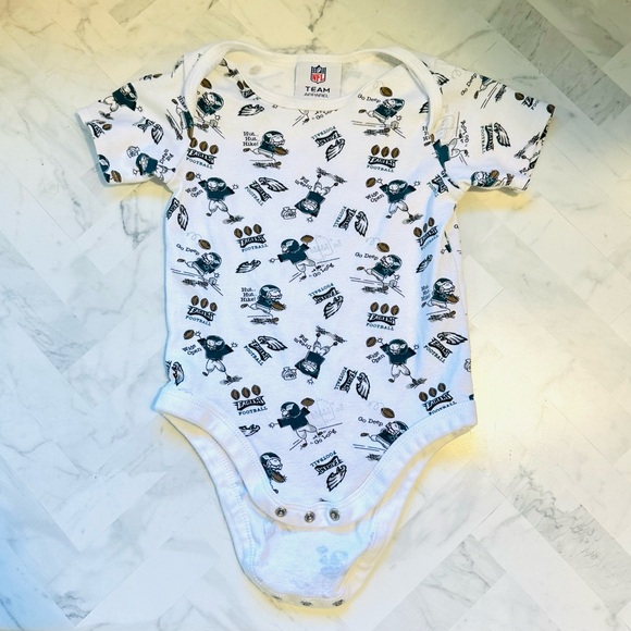 Nfl Apparel | One Pieces | Philadelphia Eagles Baby Onsie Nfl Team ...